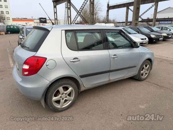 Blue Skoda Fabia 2010 in Tallinn, with an engine capacity of 1.20 L and mileage of 325 thousand km for 799 €, photo 3 on AUTOMOTO.COM.LV