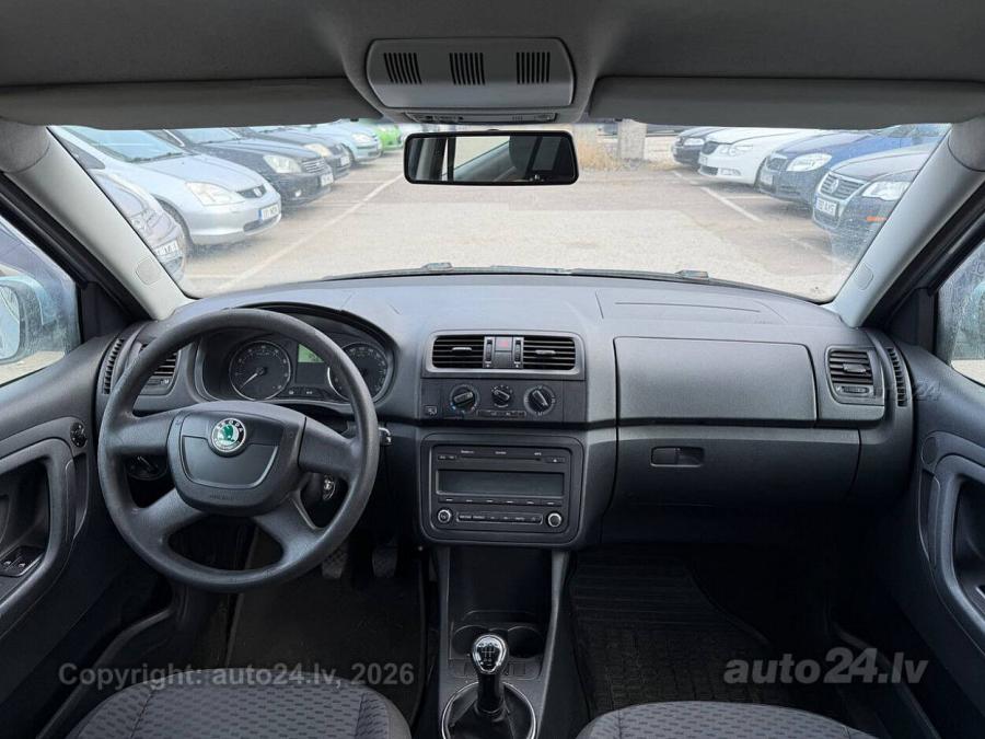 Blue Skoda Fabia 2010 in Tallinn, with an engine capacity of 1.20 L and mileage of 325 thousand km for 799 €, photo 6 on AUTOMOTO.COM.LV