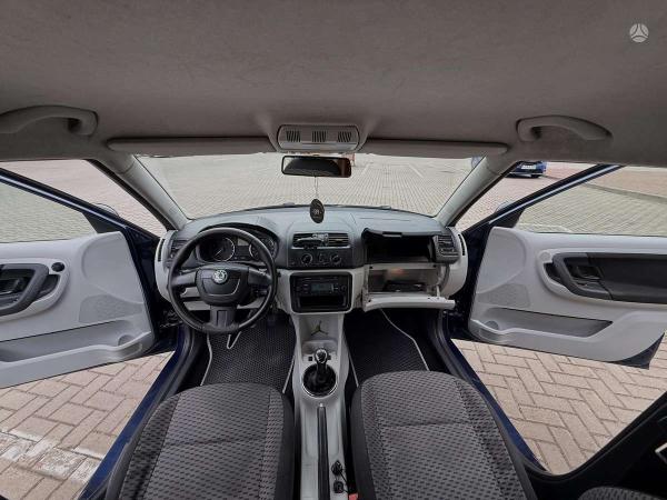 Zils Skoda Fabia 2010 Trakai, ar dzinēja tilpumu 1.20 L un nobraukumu 196 tūkst. km par 2600 €, foto 9 vietnē AUTOMOTO.COM.LV