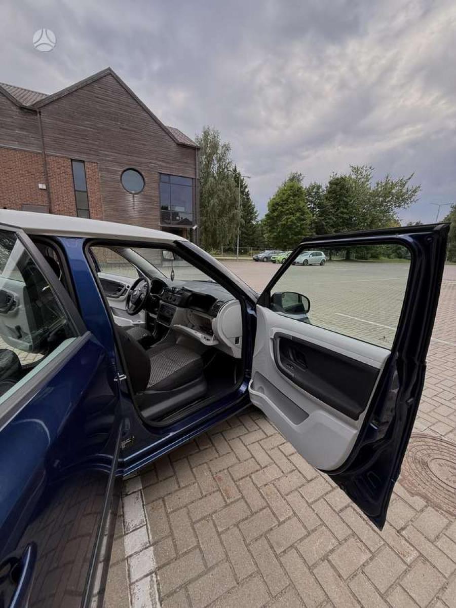 Zils Skoda Fabia 2010 Trakai, ar dzinēja tilpumu 1.20 L un nobraukumu 196 tūkst. km par 2600 €, foto 13 vietnē AUTOMOTO.COM.LV