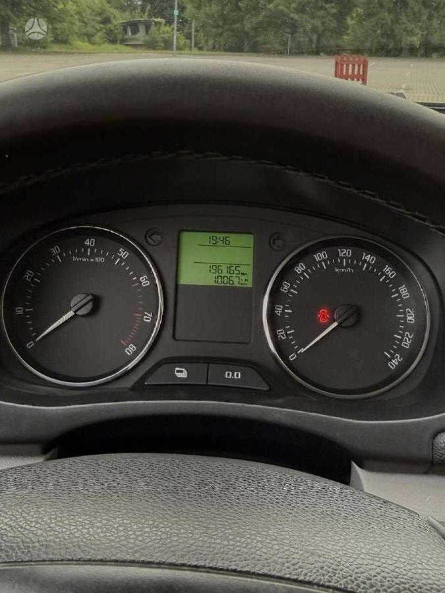 Zils Skoda Fabia 2010 Trakai, ar dzinēja tilpumu 1.20 L un nobraukumu 196 tūkst. km par 2600 €, foto 18 vietnē AUTOMOTO.COM.LV
