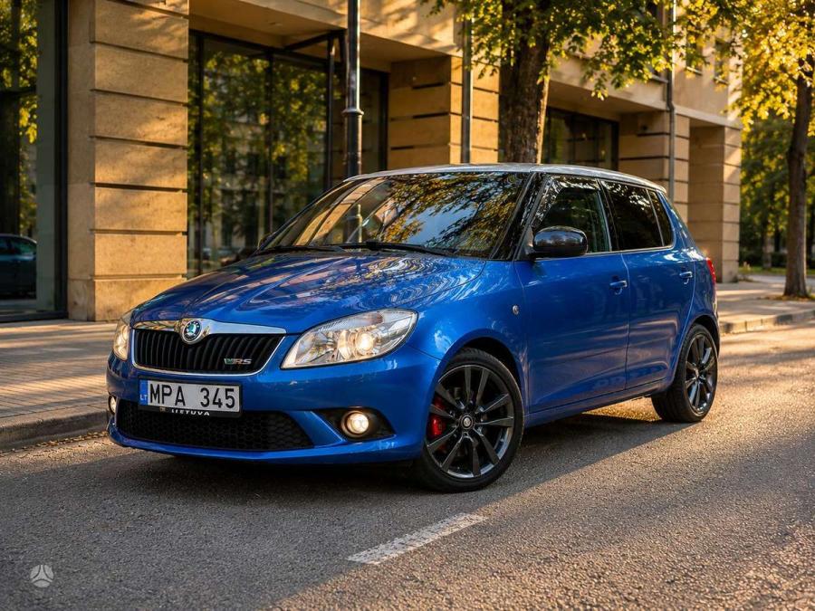 Blue Skoda Fabia 2010 in Vilnius, with an engine capacity of 1.39 L and mileage of 193 thousand km for 4900 €, photo 3 on AUTOMOTO.COM.LV