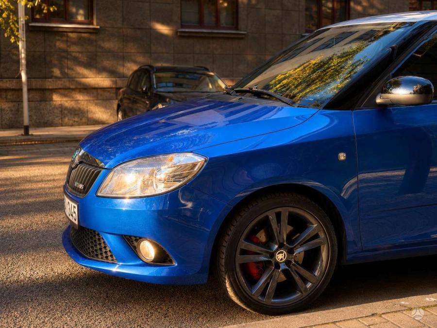 Blue Skoda Fabia 2010 in Vilnius, with an engine capacity of 1.39 L and mileage of 193 thousand km for 4900 €, photo 4 on AUTOMOTO.COM.LV