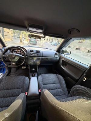 Blue Skoda Fabia 2010 in Vilnius, with an engine capacity of 1.39 L and mileage of 193 thousand km for 4900 €, photo 7 on AUTOMOTO.COM.LV
