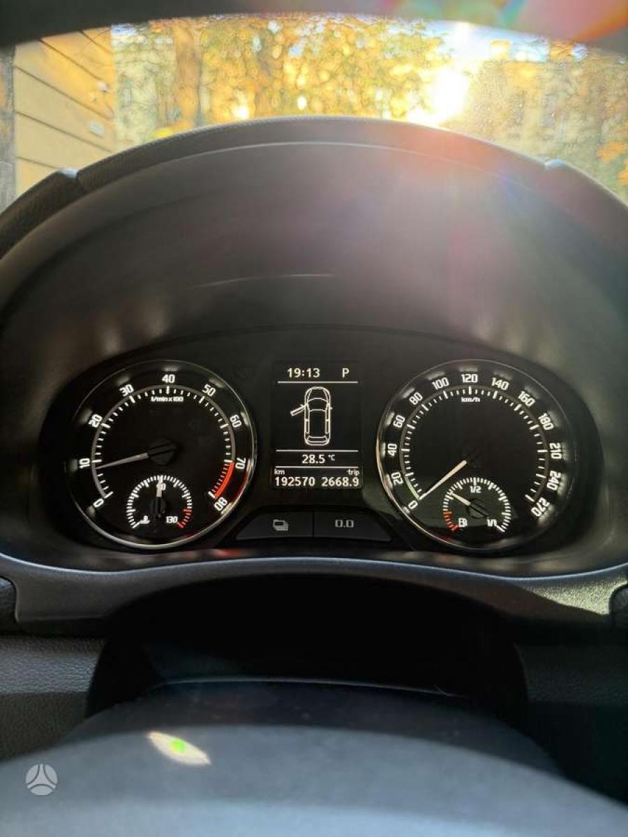 Blue Skoda Fabia 2010 in Vilnius, with an engine capacity of 1.39 L and mileage of 193 thousand km for 4900 €, photo 10 on AUTOMOTO.COM.LV