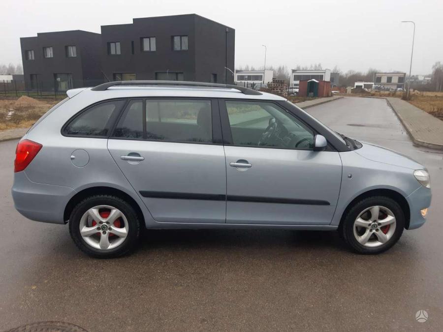 Zils Skoda Fabia 2011 Kauņa, ar dzinēja tilpumu 1.20 L un nobraukumu 246 tūkst. km par 3450 €, foto 6 vietnē AUTOMOTO.COM.LV