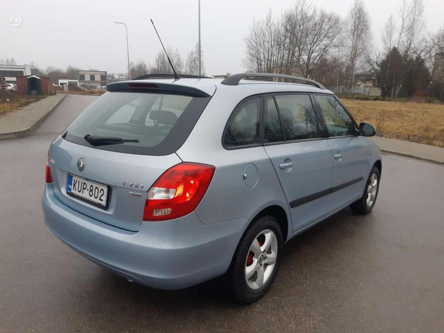 Zils Skoda Fabia 2011 Kauņa, ar dzinēja tilpumu 1.20 L un nobraukumu 246 tūkst. km par 3450 €, foto 8 vietnē AUTOMOTO.COM.LV