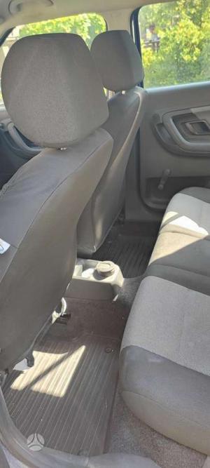 Zils Skoda Fabia 2011 Kauņa, ar dzinēja tilpumu 1.60 L un nobraukumu 160 tūkst. km par 800 €, foto 4 vietnē AUTOMOTO.COM.LV