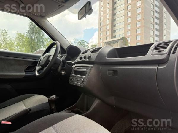 Zils Skoda Fabia 2011 Rīga, ar dzinēja tilpumu 1.20 L un nobraukumu 0 tūkst. km par 2900 €, foto 8 vietnē AUTOMOTO.COM.LV