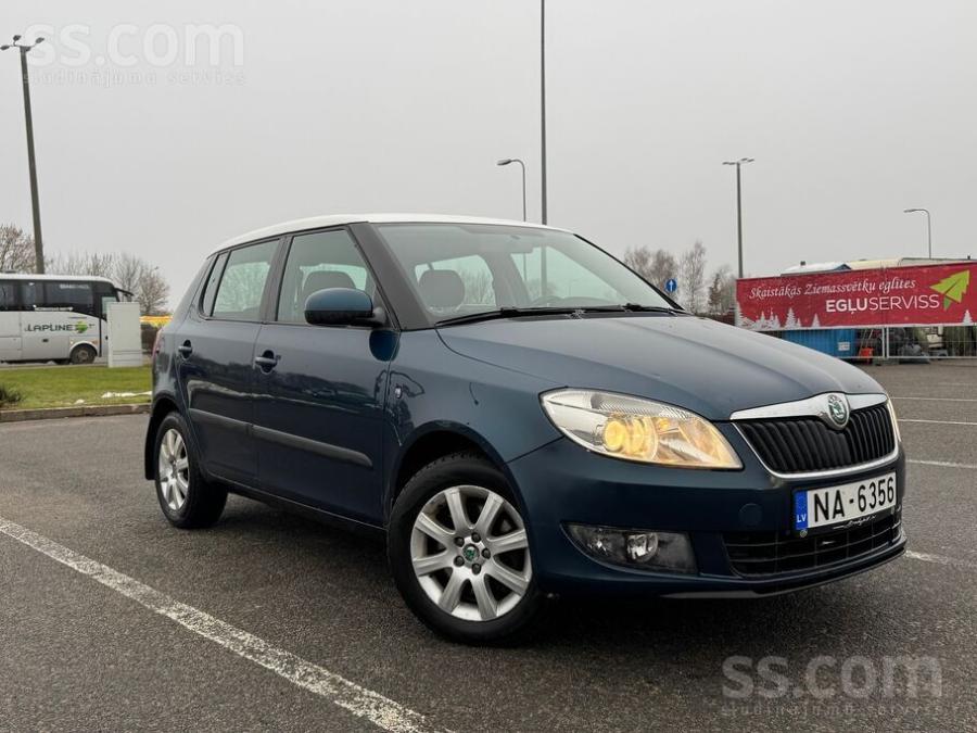 Blue Skoda Fabia 2012 in Riga, with an engine capacity of 1.20 L and mileage of 240 thousand km for 2500 €, photo 2 on AUTOMOTO.COM.LV