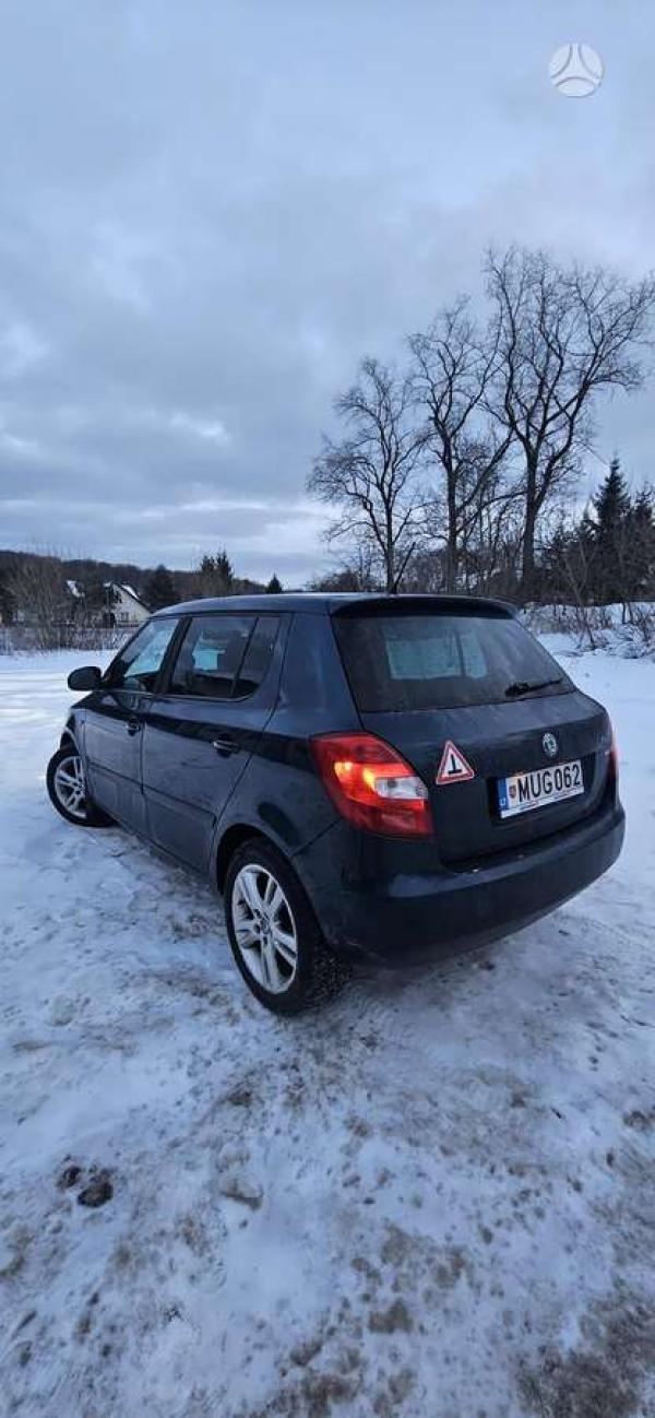 Zils Skoda Fabia 2012 Viļņa, ar dzinēja tilpumu 1.60 L un nobraukumu 242 tūkst. km par 2600 €, foto 6 vietnē AUTOMOTO.COM.LV