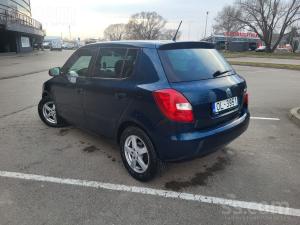 Zils Skoda Fabia 2012 Rīga, ar dzinēja tilpumu 1.60 L un nobraukumu 245 tūkst. km par 3400 €, foto 6 vietnē AUTOMOTO.COM.LV