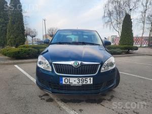 Zils Skoda Fabia 2012 Rīga, ar dzinēja tilpumu 1.60 L un nobraukumu 245 tūkst. km par 3400 €, foto 8 vietnē AUTOMOTO.COM.LV