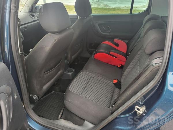 Zils Skoda Fabia 2012 Rīga, ar dzinēja tilpumu 1.60 L un nobraukumu 245 tūkst. km par 3400 €, foto 10 vietnē AUTOMOTO.COM.LV