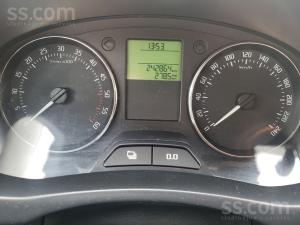 Zils Skoda Fabia 2012 Rīga, ar dzinēja tilpumu 1.60 L un nobraukumu 245 tūkst. km par 3400 €, foto 15 vietnē AUTOMOTO.COM.LV