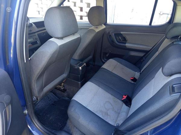Blue Skoda Fabia 2012 in Sirvintos, with an engine capacity of 1.20 L and mileage of 190 thousand km for 1150 €, photo 5 on AUTOMOTO.COM.LV