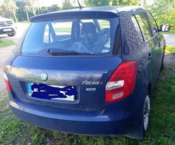 Blue Skoda Fabia 2012 in Sirvintos, with an engine capacity of 1.20 L and mileage of 190 thousand km for 1150 €, photo 10 on AUTOMOTO.COM.LV