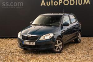 Zils Skoda Fabia 2012 Rīga, ar dzinēja tilpumu 1.60 L un nobraukumu 253 tūkst. km par 2990 €, foto  vietnē AUTOMOTO.COM.LV