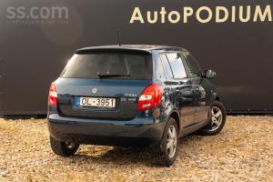 Zils Skoda Fabia 2012 Rīga, ar dzinēja tilpumu 1.60 L un nobraukumu 253 tūkst. km par 2990 €, foto 5 vietnē AUTOMOTO.COM.LV