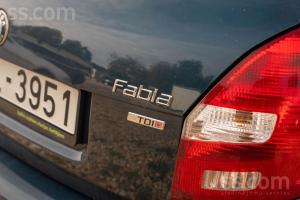 Zils Skoda Fabia 2012 Rīga, ar dzinēja tilpumu 1.60 L un nobraukumu 253 tūkst. km par 2990 €, foto 6 vietnē AUTOMOTO.COM.LV