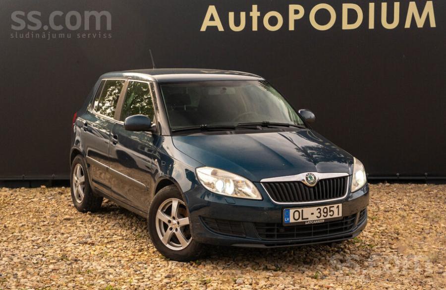 Zils Skoda Fabia 2012 Rīga, ar dzinēja tilpumu 1.60 L un nobraukumu 253 tūkst. km par 2990 €, foto 7 vietnē AUTOMOTO.COM.LV