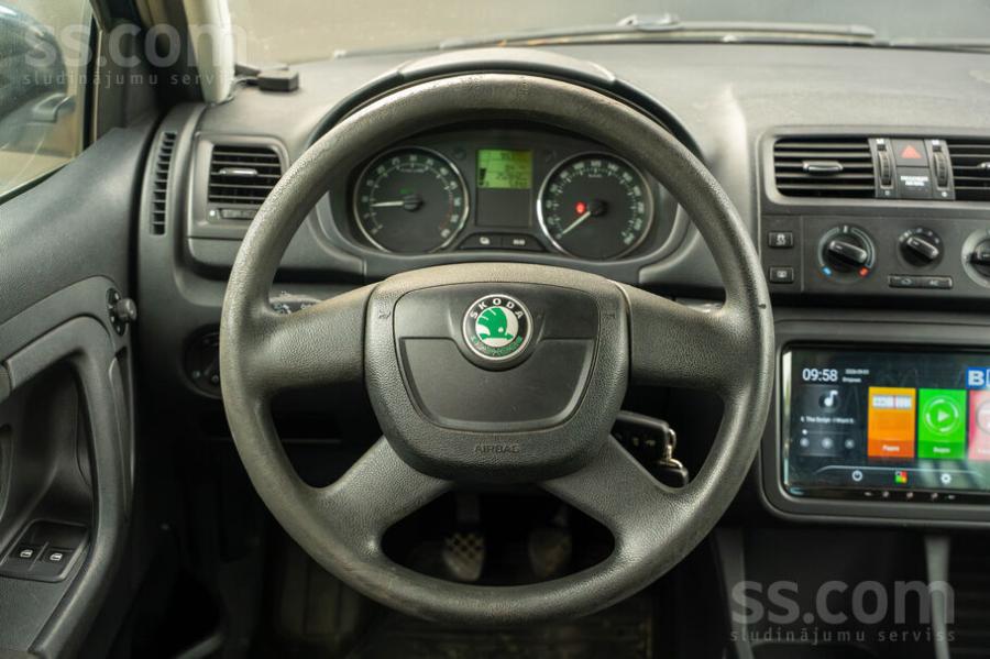 Zils Skoda Fabia 2012 Rīga, ar dzinēja tilpumu 1.60 L un nobraukumu 253 tūkst. km par 2990 €, foto 11 vietnē AUTOMOTO.COM.LV