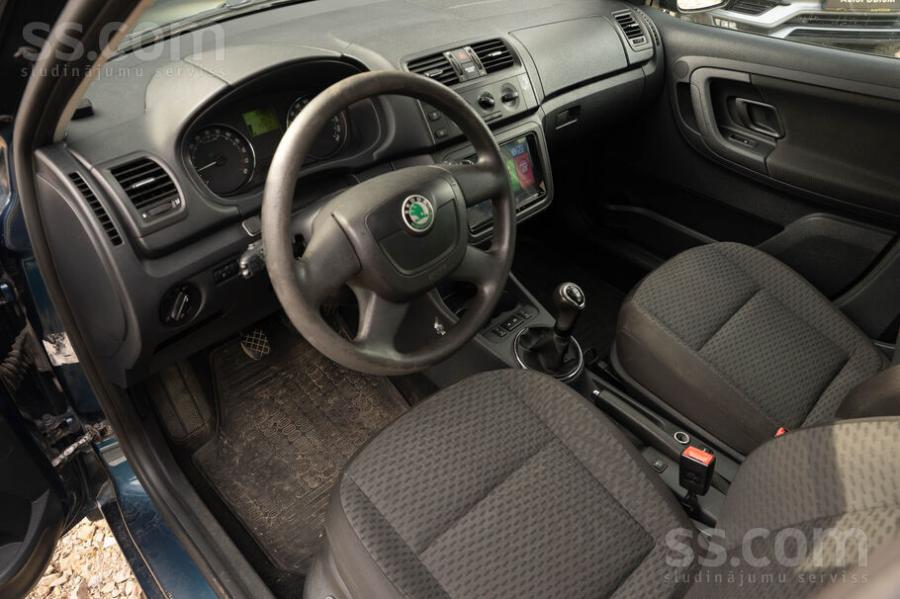 Zils Skoda Fabia 2012 Rīga, ar dzinēja tilpumu 1.60 L un nobraukumu 253 tūkst. km par 2990 €, foto 14 vietnē AUTOMOTO.COM.LV