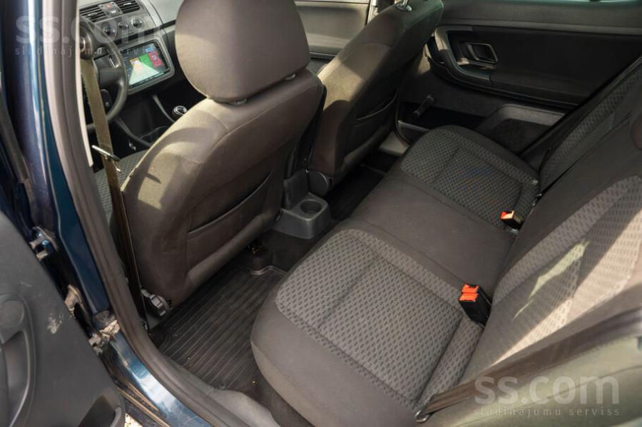 Zils Skoda Fabia 2012 Rīga, ar dzinēja tilpumu 1.60 L un nobraukumu 253 tūkst. km par 2990 €, foto 20 vietnē AUTOMOTO.COM.LV