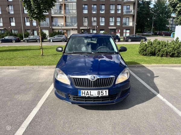 Blue Skoda Fabia 2013 in Vilnius, with an engine capacity of 1.20 L and mileage of 184 thousand km for 2057 €, photo 8 on AUTOMOTO.COM.LV