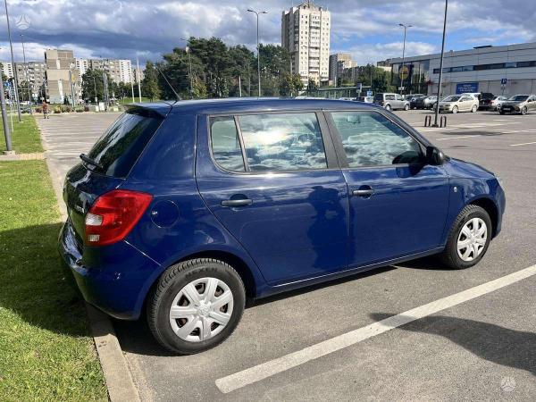 Blue Skoda Fabia 2013 in Vilnius, with an engine capacity of 1.20 L and mileage of 184 thousand km for 2057 €, photo 10 on AUTOMOTO.COM.LV