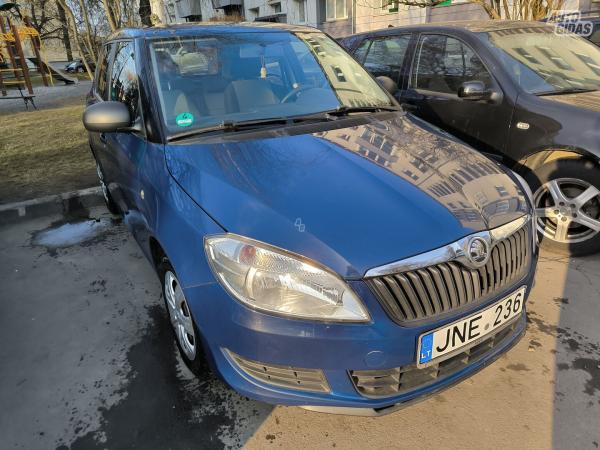 Zils Skoda Fabia 2013 Viļņa, ar dzinēja tilpumu 1.20 L un nobraukumu 185 tūkst. km par 800 €, foto 6 vietnē AUTOMOTO.COM.LV