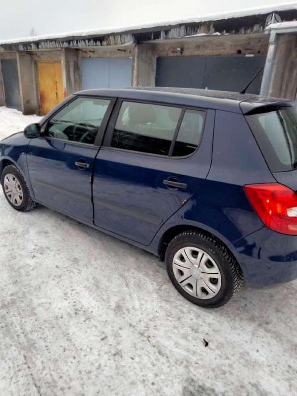Blue Skoda Fabia 2014 in Druskininkai, with an engine capacity of 1.20 L and mileage of 100 thousand km for 2200 €, photo 3 on AUTOMOTO.COM.LV