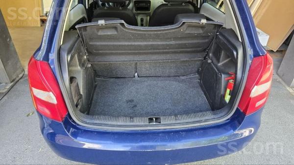 Blue Skoda Fabia 2014 in Riga, with an engine capacity of 1.20 L and mileage of 155 thousand km for 3100 €, photo 5 on AUTOMOTO.COM.LV
