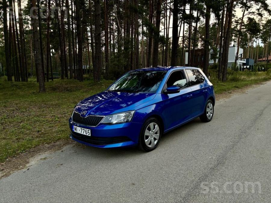 Синий Шкода Фабия 2015 в Рига, объемом двигателя 1.40 л и пробегом 130 тыс. км за 5900 €, фото 1 на AUTOMOTO.COM.LV