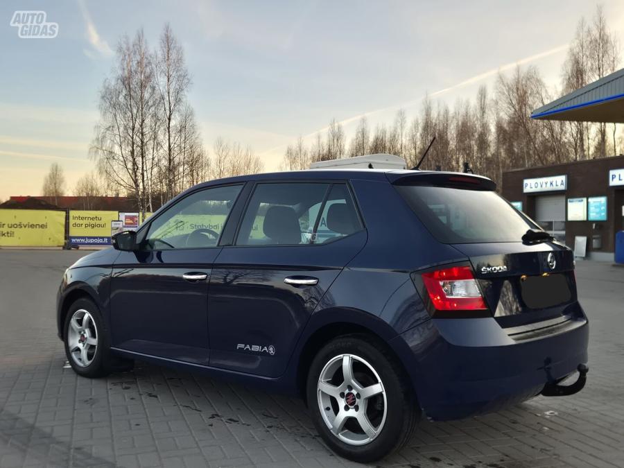 Blue Skoda Fabia 2016 in Siauliai, with an engine capacity of 1.40 L and mileage of 233 thousand km for 4450 €, photo 4 on AUTOMOTO.COM.LV