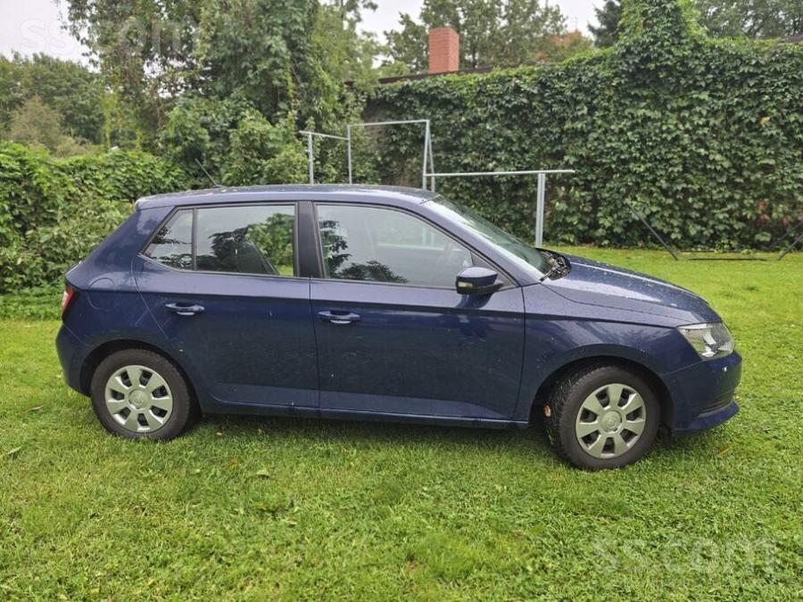 Zils Skoda Fabia 2016 Rīga, ar dzinēja tilpumu 1.00 L un nobraukumu 53 tūkst. km par 6800 €, foto 1 vietnē AUTOMOTO.COM.LV