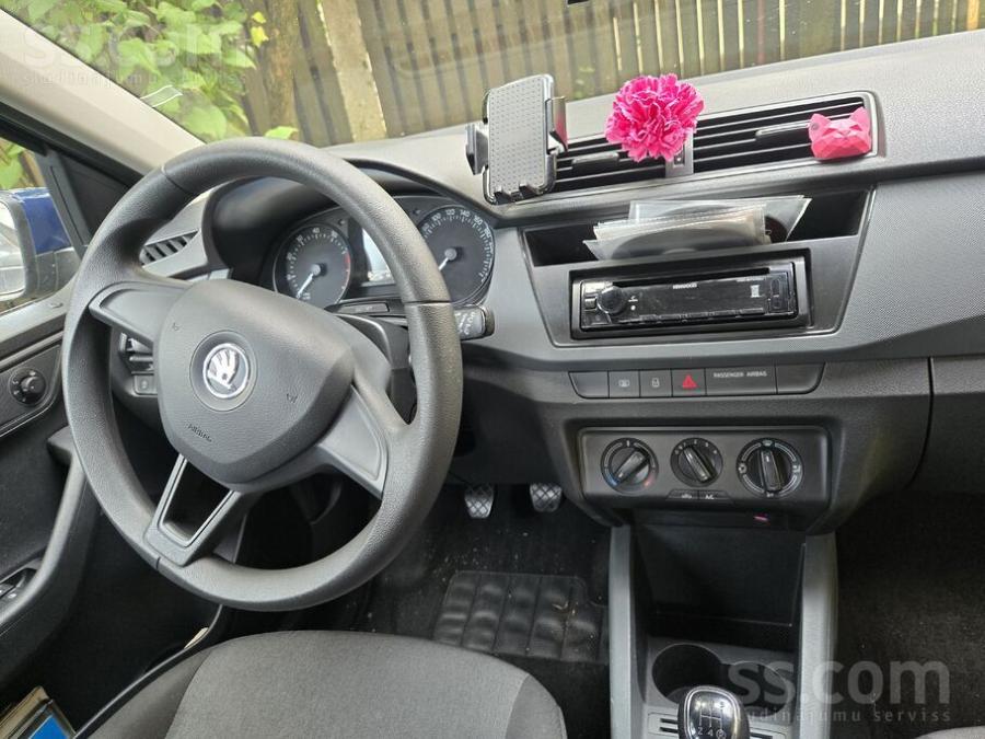 Zils Skoda Fabia 2016 Rīga, ar dzinēja tilpumu 1.00 L un nobraukumu 53 tūkst. km par 6800 €, foto 10 vietnē AUTOMOTO.COM.LV