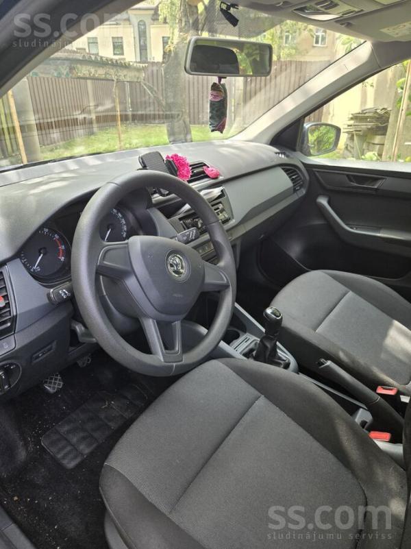 Zils Skoda Fabia 2016 Rīga, ar dzinēja tilpumu 1.00 L un nobraukumu 53 tūkst. km par 6800 €, foto 10 vietnē AUTOMOTO.COM.LV