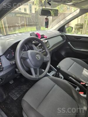 Zils Skoda Fabia 2016 Rīga, ar dzinēja tilpumu 1.00 L un nobraukumu 53 tūkst. km par 6800 €, foto 11 vietnē AUTOMOTO.COM.LV