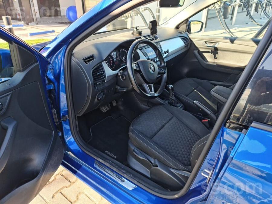 Blue Skoda Fabia 2017 in Riga, with an engine capacity of 1.40 L and mileage of 225 thousand km for 7200 €, photo 12 on AUTOMOTO.COM.LV
