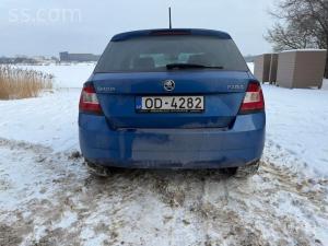 Blue Skoda Fabia 2017 in Riga, with an engine capacity of 1.20 L and mileage of 196 thousand km for 6100 €, photo 4 on AUTOMOTO.COM.LV