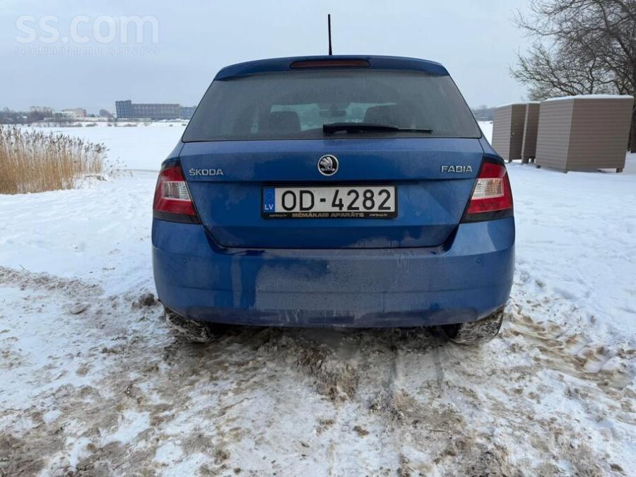 Blue Skoda Fabia 2017 in Riga, with an engine capacity of 1.20 L and mileage of 196 thousand km for 6100 €, photo 4 on AUTOMOTO.COM.LV