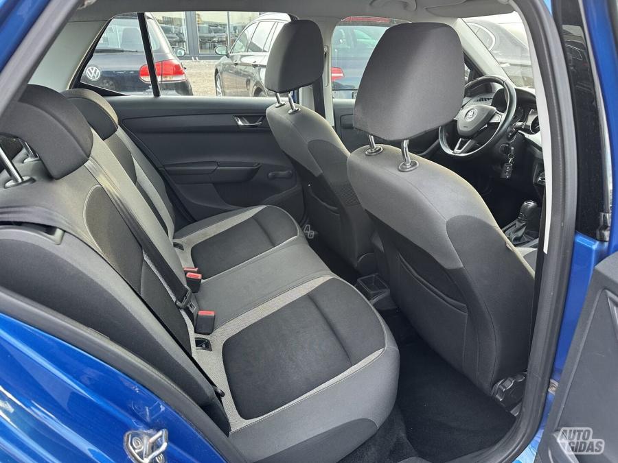 Zils Skoda Fabia 2017 Giraitė, ar dzinēja tilpumu 1.00 L un nobraukumu 230 tūkst. km par 5400 €, foto 13 vietnē AUTOMOTO.COM.LV