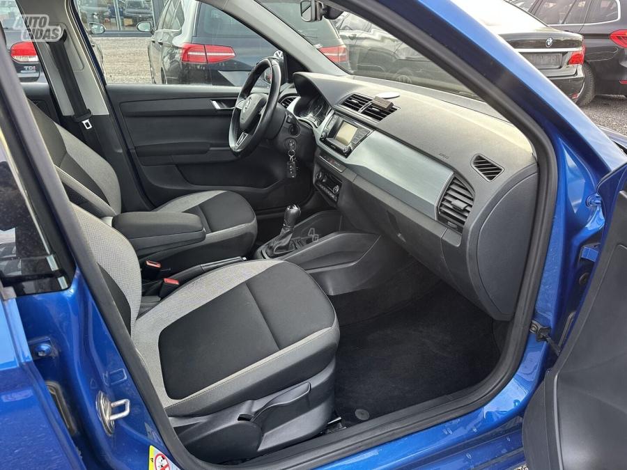 Zils Skoda Fabia 2017 Giraitė, ar dzinēja tilpumu 1.00 L un nobraukumu 230 tūkst. km par 5400 €, foto 14 vietnē AUTOMOTO.COM.LV