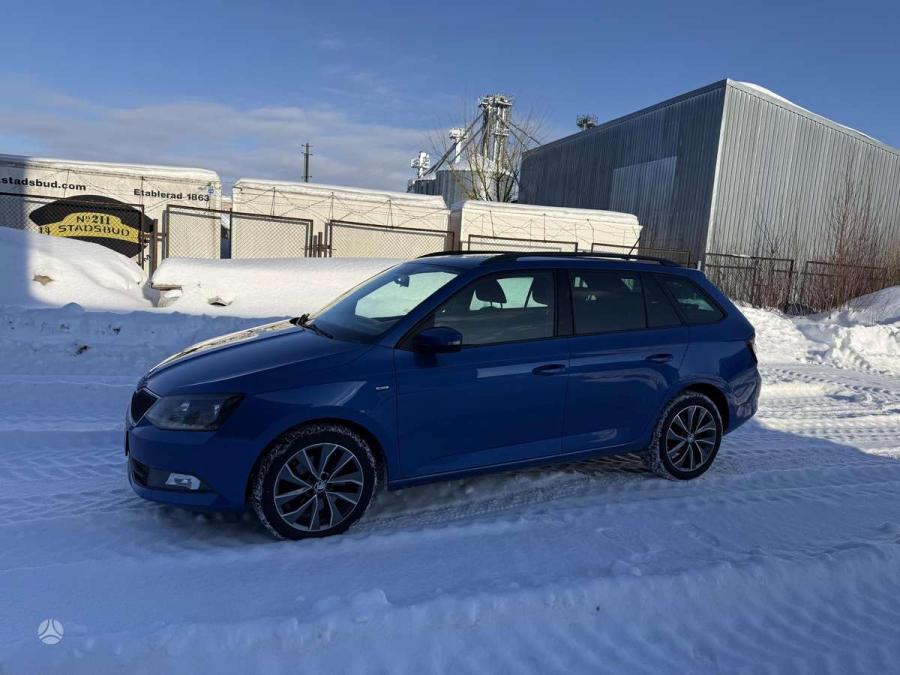 Zils Skoda Fabia 2018 Panevēža, ar dzinēja tilpumu 1.00 L un nobraukumu 212 tūkst. km par 7900 €, foto 4 vietnē AUTOMOTO.COM.LV