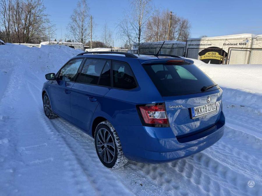 Zils Skoda Fabia 2018 Panevēža, ar dzinēja tilpumu 1.00 L un nobraukumu 212 tūkst. km par 7900 €, foto 6 vietnē AUTOMOTO.COM.LV