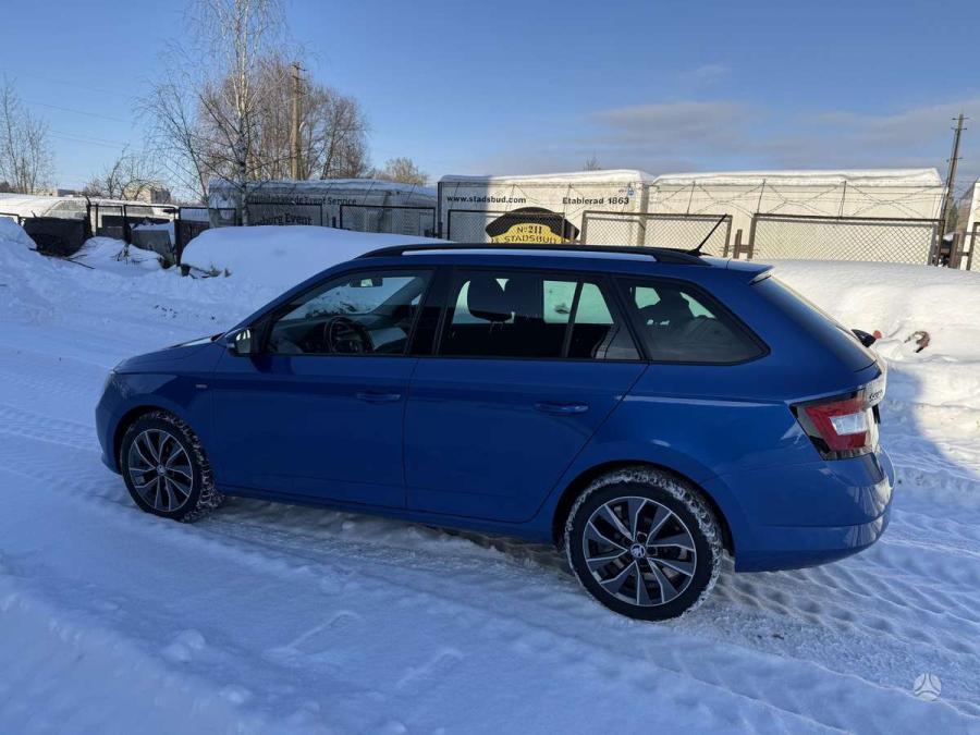 Zils Skoda Fabia 2018 Panevēža, ar dzinēja tilpumu 1.00 L un nobraukumu 212 tūkst. km par 7900 €, foto 10 vietnē AUTOMOTO.COM.LV