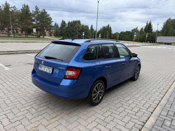 Zils Skoda Fabia 2018 Panevēža, ar dzinēja tilpumu 1.00 L un nobraukumu 212 tūkst. km par 7900 €, foto 3 vietnē AUTOMOTO.COM.LV
