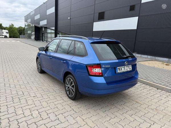 Zils Skoda Fabia 2018 Panevēža, ar dzinēja tilpumu 1.00 L un nobraukumu 212 tūkst. km par 7900 €, foto 6 vietnē AUTOMOTO.COM.LV