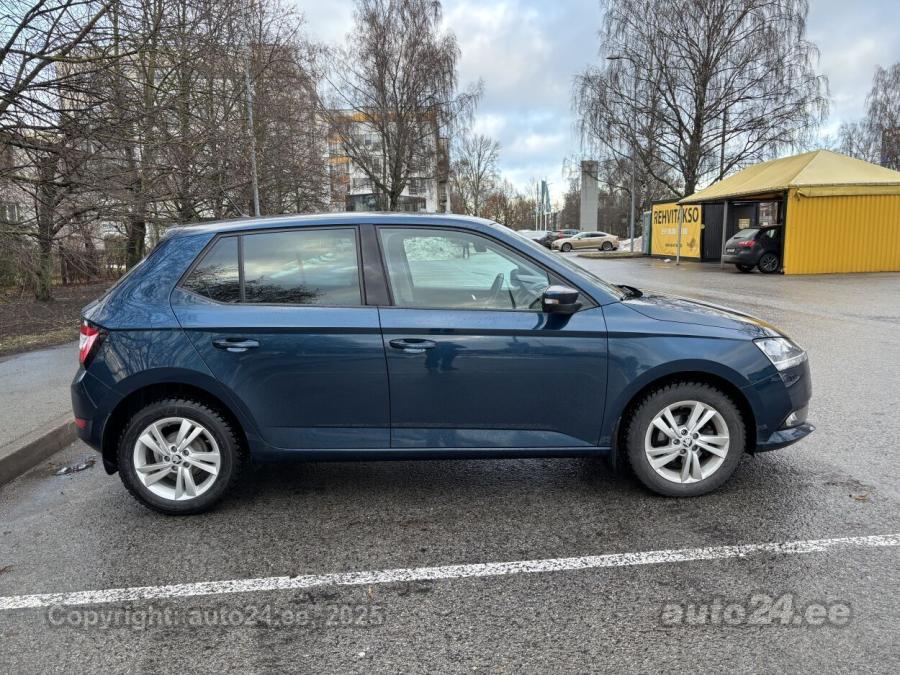 Blue Skoda Fabia 2020 in Tallinn, with an engine capacity of 1.00 L and mileage of 42 thousand km for 9450 €, photo 6 on AUTOMOTO.COM.LV